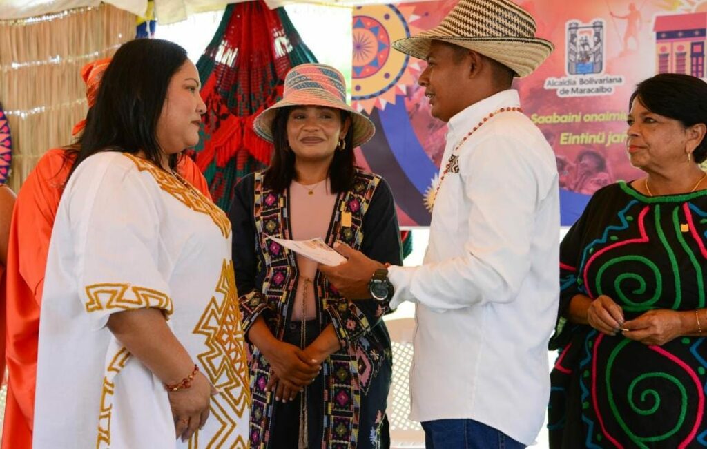 Sesión solemne: Preservar idiomas, usos y costumbres como legado de ...